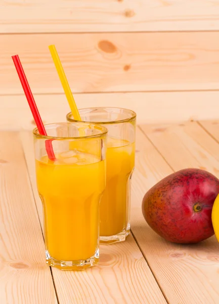 Jus de mangue et smoothies Stock Photos, Royalty Free Jus de mangue et ...