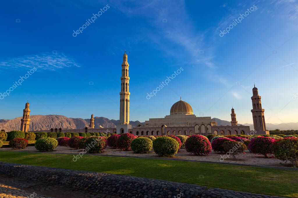 24 de diciembre de 2020. La Gran Mezquita de Mascate (Mezquita del ...