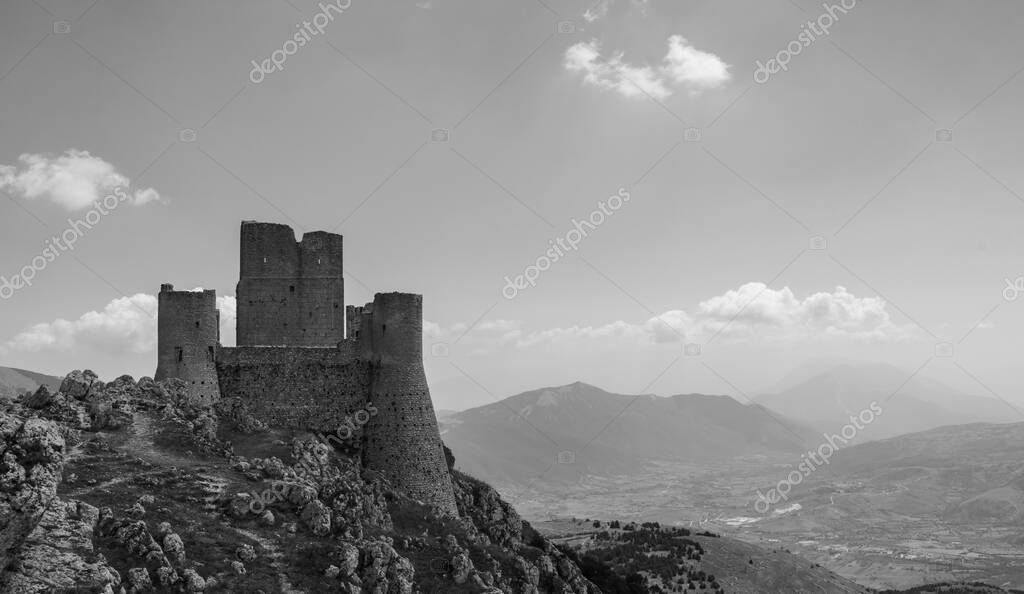 Abruzos, Rocca Calascio. Rocca situada en Abruzzo, en la provincia de L ...