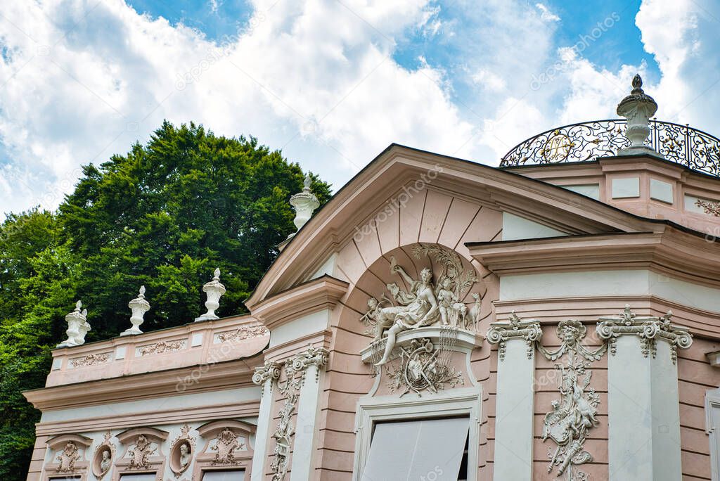 El Amalienburg es un elaborado pabellón de caza en los terrenos del ...