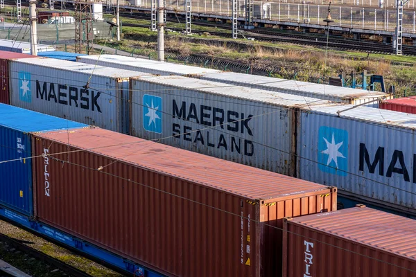 31 Maersk container train Stock Photos, Maersk container train Images ...