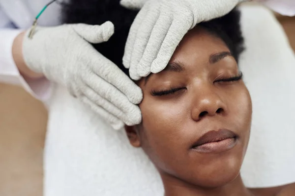 Face rejuvenation with the help of microcurrent therapy. Lymphatic ...