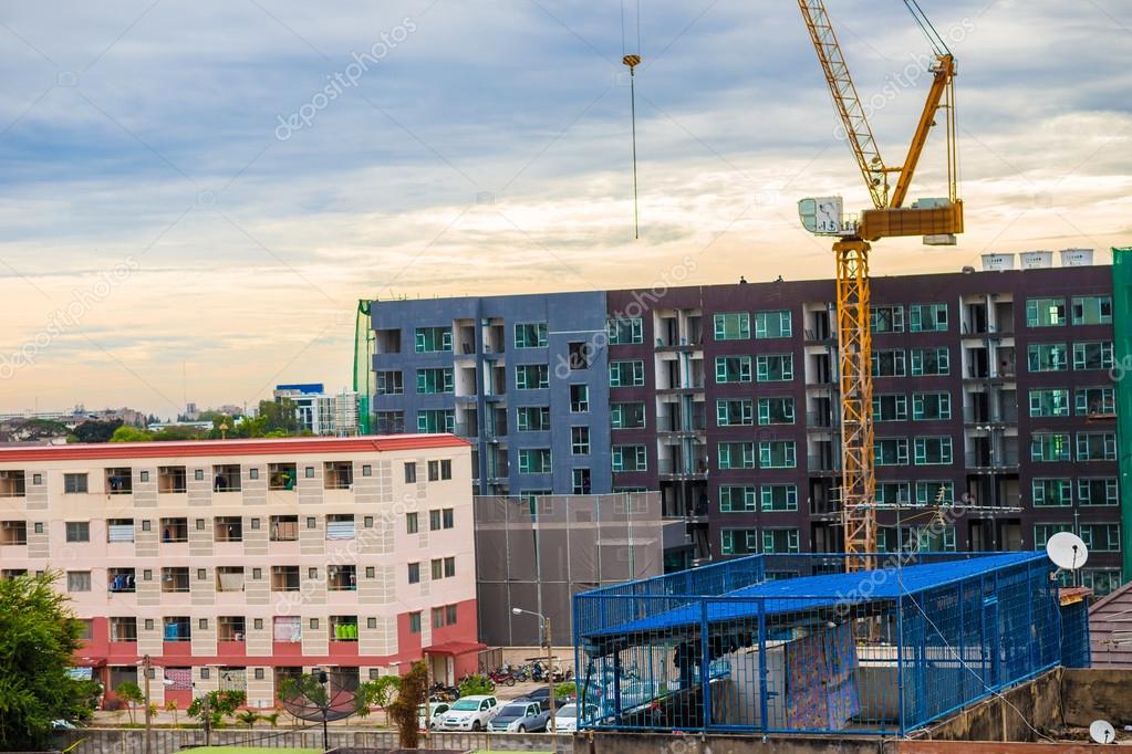 Construcci n de edificio de conduminium, nuevo apar de baja altura colorido 2024