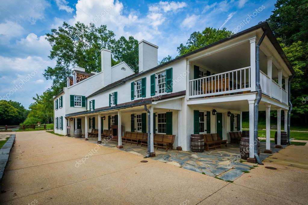 The Great Falls Tavern Visitor Center, at Chesapeake & Ohio Cana Stock ...