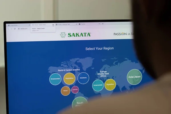 Nueva York, EE.UU. - 1 de mayo de 2021: Sakata Seed America company ...