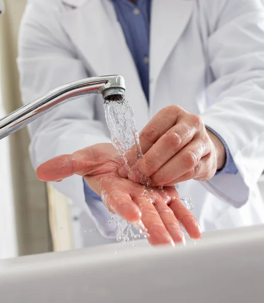 Doctor wash hands Stock Photos, Royalty Free Doctor wash hands Images ...