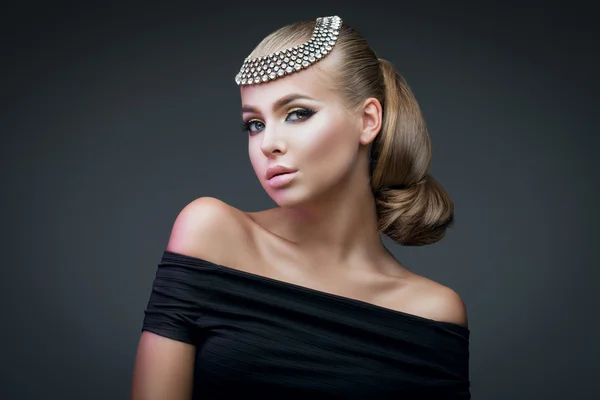 Elegant and refined woman Stock Photo by ©Svetlanamiku 90300510