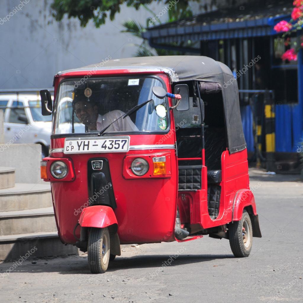 Auto rickshaw on the street – Stock Editorial Photo © phuongphoto #70968811