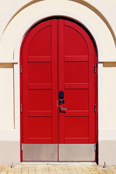 Red door Stock Photos, Royalty Free Red door Images | Depositphotos