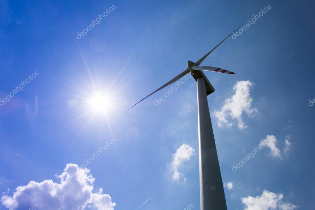Single wind turbine propeller Stock Photo by ©woyzzeck 111555004