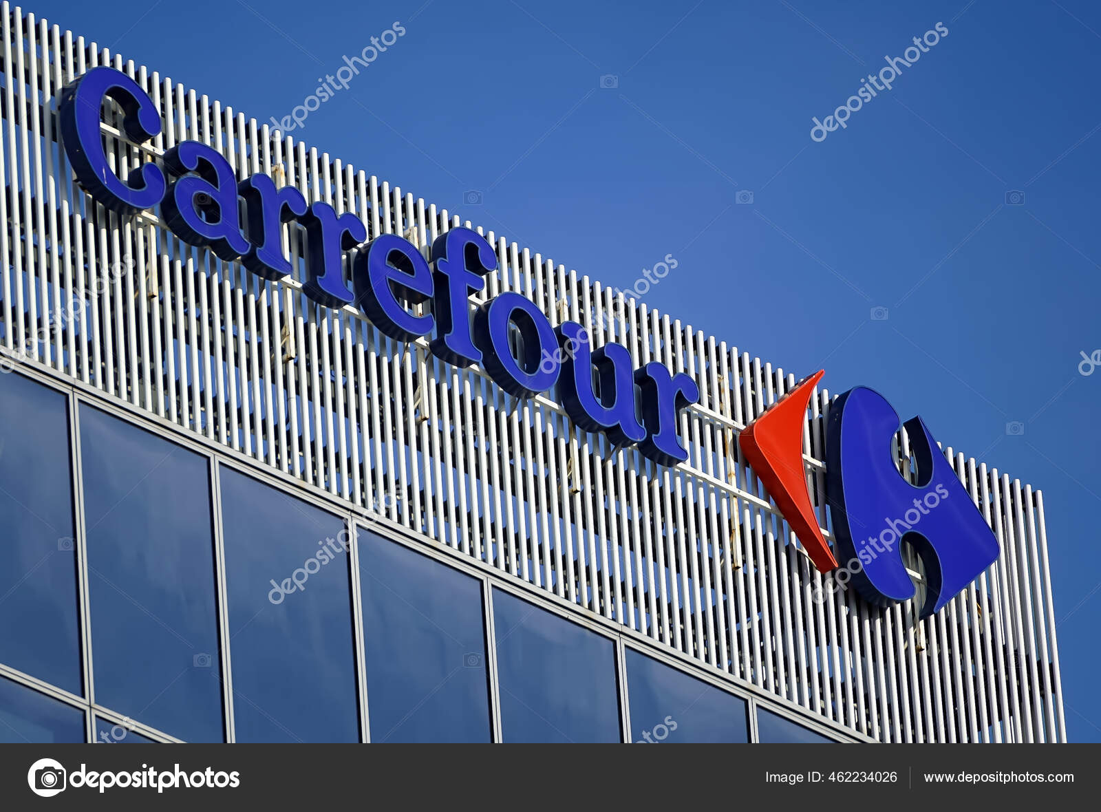 French Retailer Logo