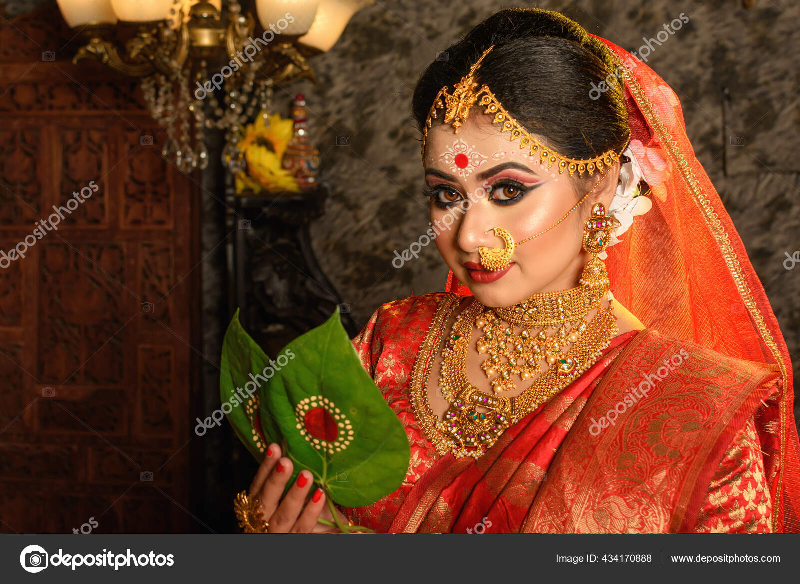 Portrait Very Beautiful Indian Bride Holding Betel Leaf Bengali Bride ...