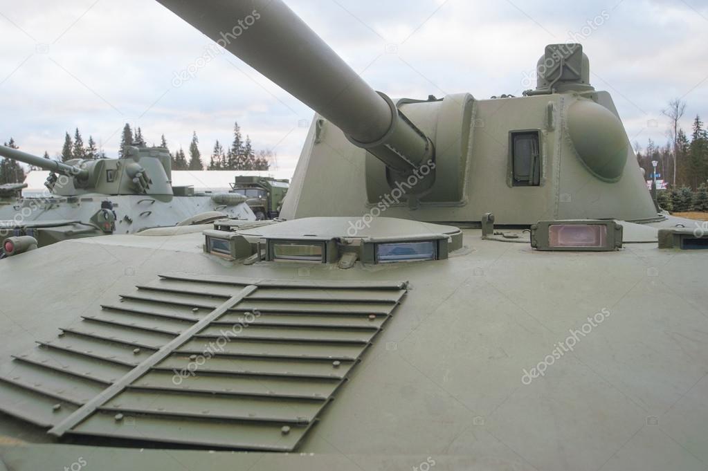 Russian 120-mm divisional-regimental airborne artillery self-propelled ...