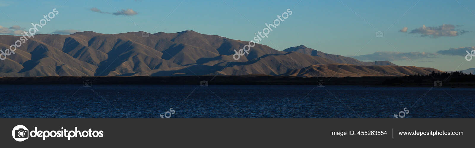 Mountain Range Lake Ohau — Stock Photo © Perreten #455263554