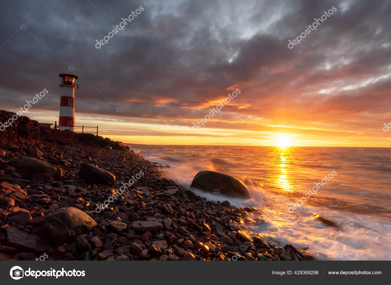 Dramatic Landscape Lighthouse Seashore White Sea Sunset Time — Stock ...