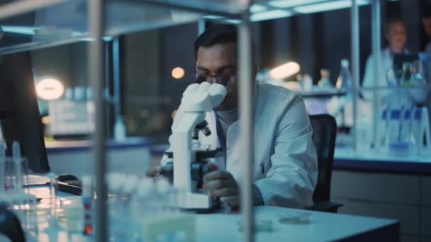 81 vídeos de Escala de grau, metraje de Escala de grau sin royalties ...