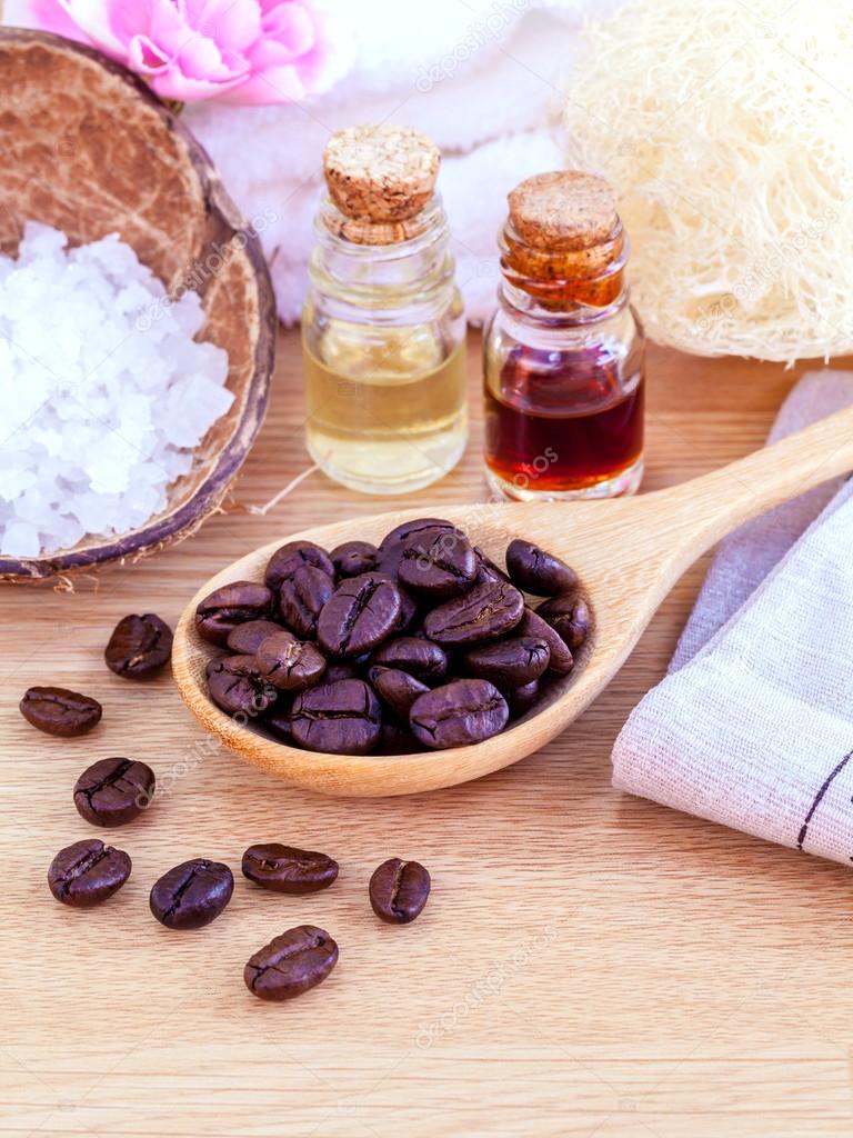 Natural Spa Ingredients . - Aromatic spa coffee beans with sea s ...