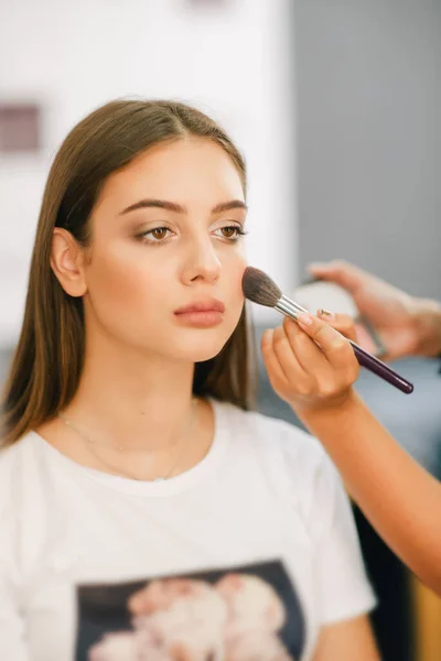 Model getting makeup Stock Photos, Royalty Free Model getting makeup ...