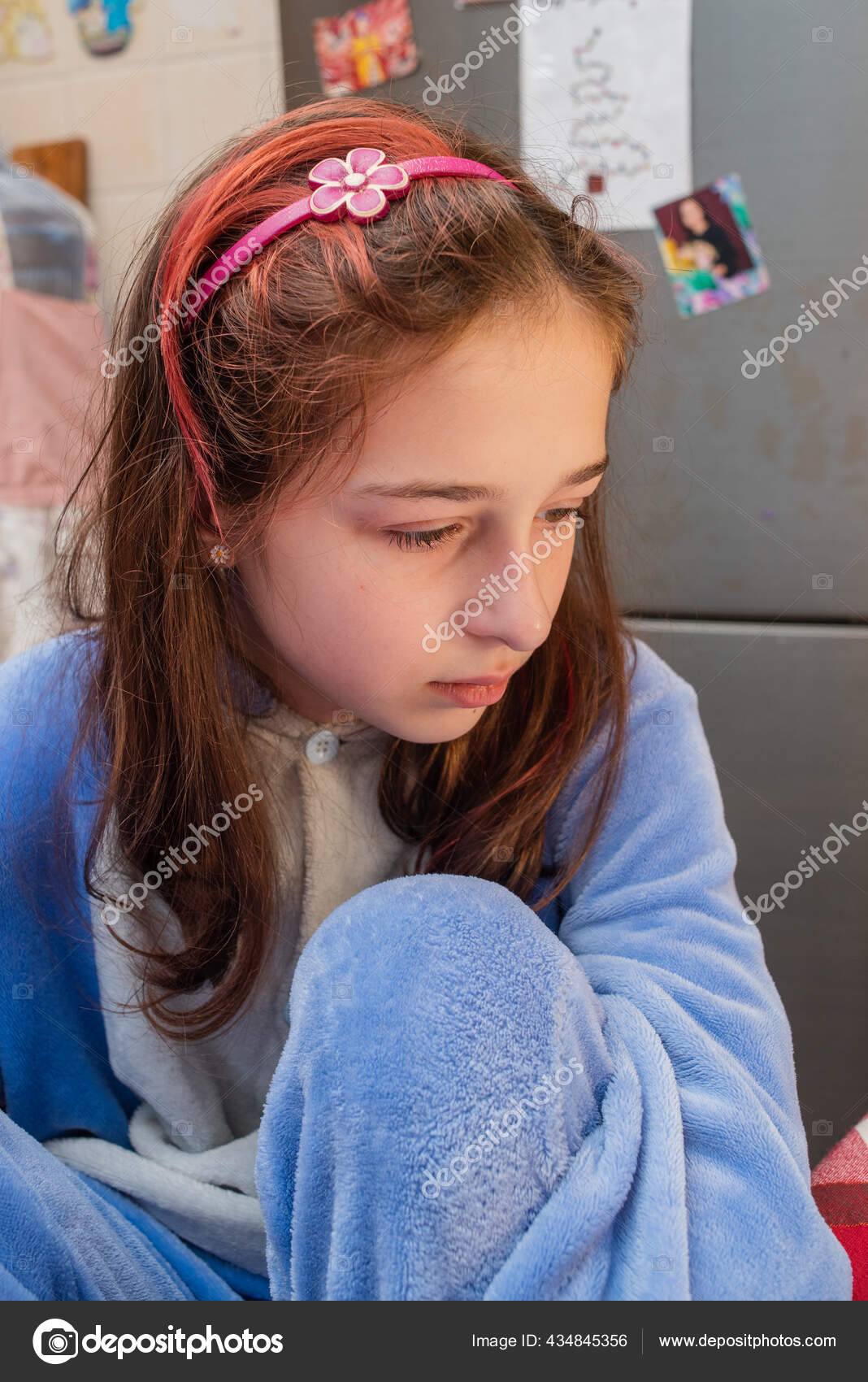 Petite Fille Triste Qui Pleure