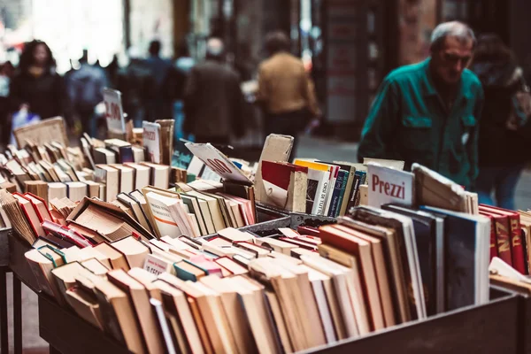 Book stall Stock Photos, Royalty Free Book stall Images | Depositphotos