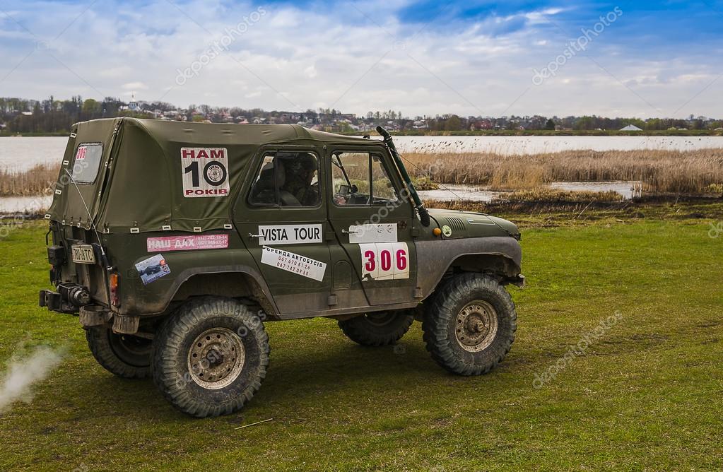 Drives UAZ during a motoring event Lvov Off-Road – Stock Editorial ...