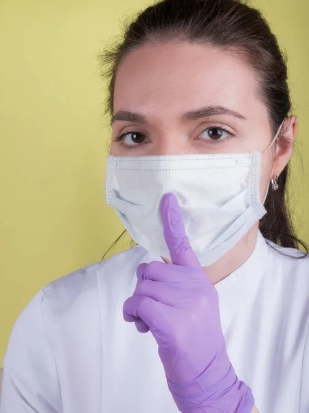 Doctors, infectionist, research and covid19 concept. female doctor ...