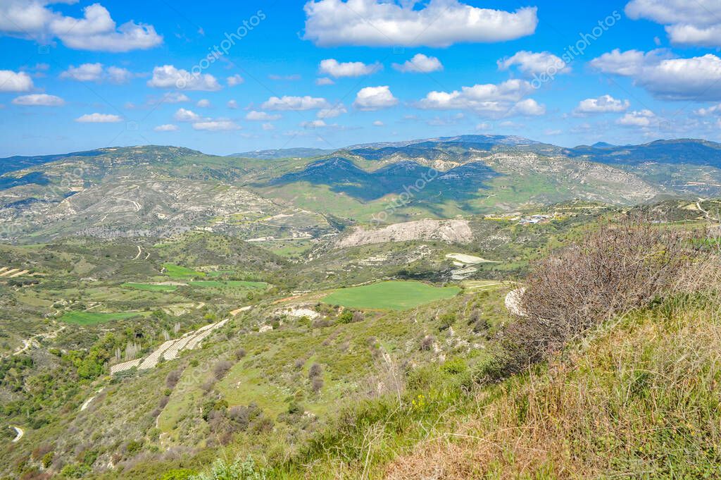 El pueblo de montaña de Lofu, conocido desde el siglo XIV, por su ...
