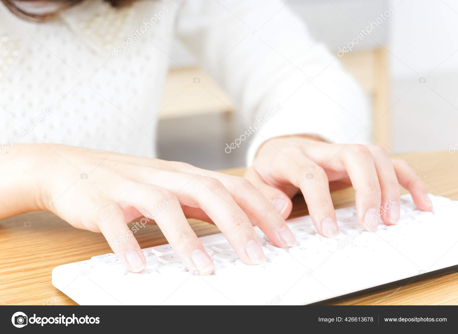 Young Woman Using Computer Home — Stock Photo © maroke #426613678