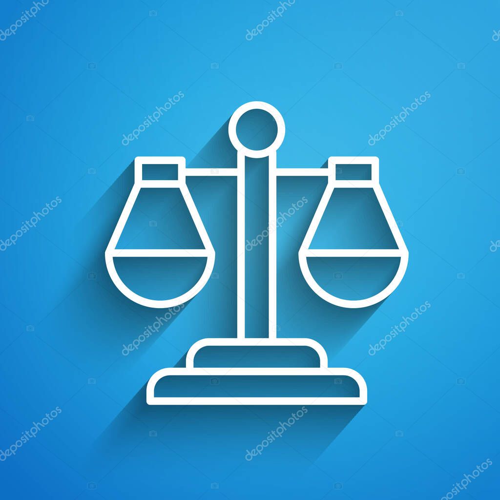 Línea blanca Escalas de justicia icono aislado sobre fondo azul ...