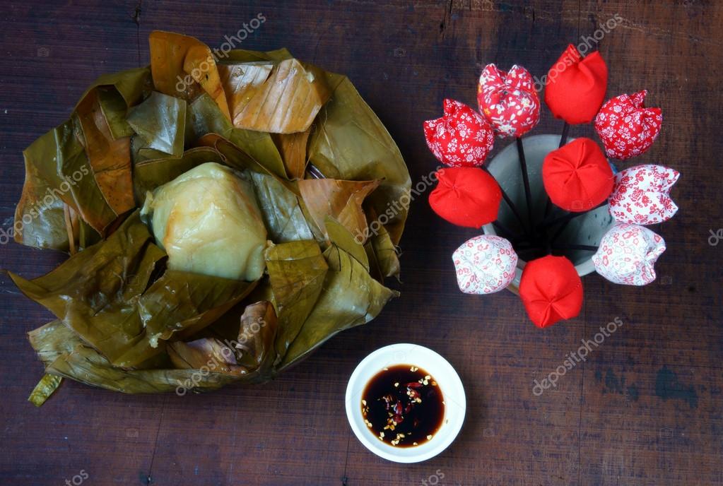 Vietnamese food, pyramid rice dumpling Stock Photo by ©xuanhuongho 62486503