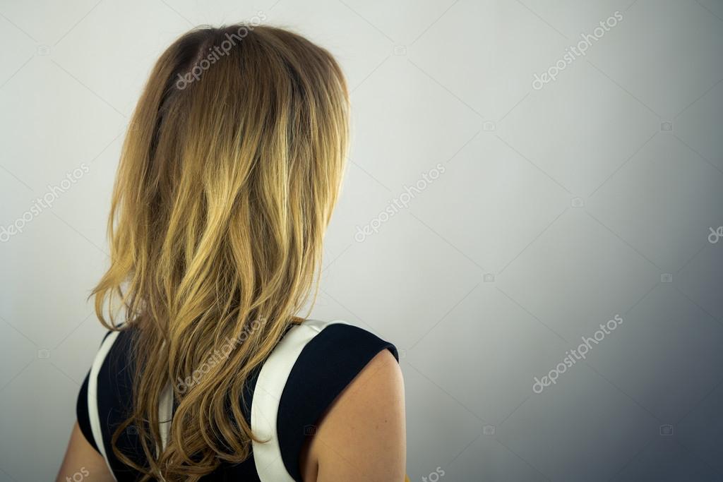 Woman looking behind Stock Photo by ©Bruno135 111378170