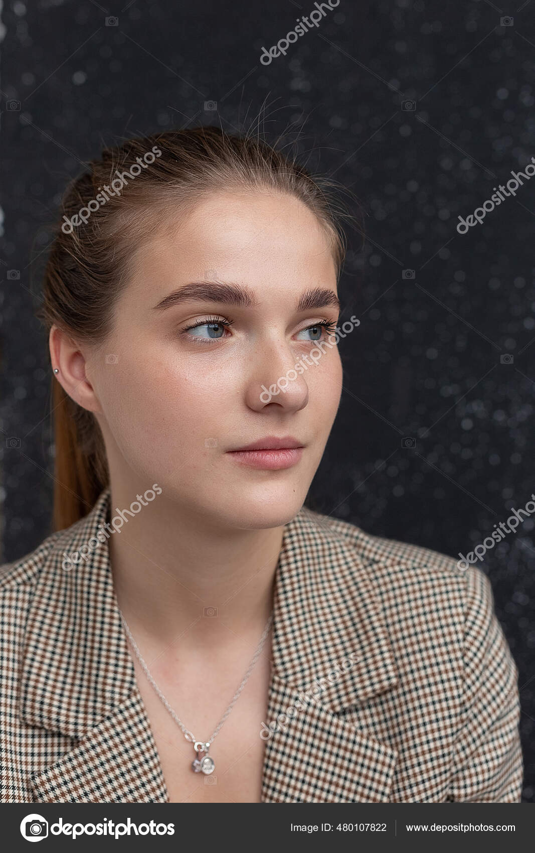 Lady Long Necks Attractive