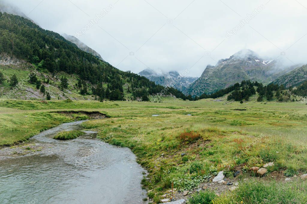 plan d 'Estan montaña en las carreteras Besurta, Benasque 2022