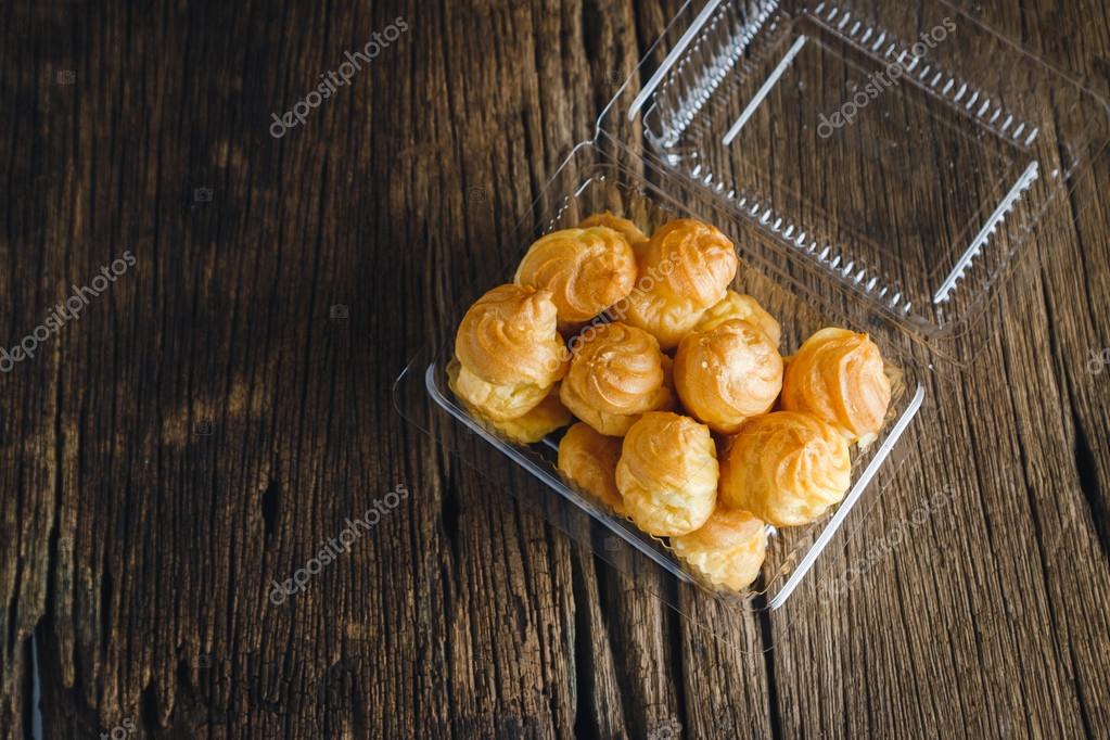 Cream Puffs — Stock Photo © AEyZRiO #77169593