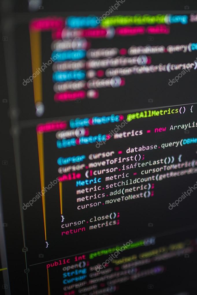 Líneas de código en la pantalla del ordenador 2022