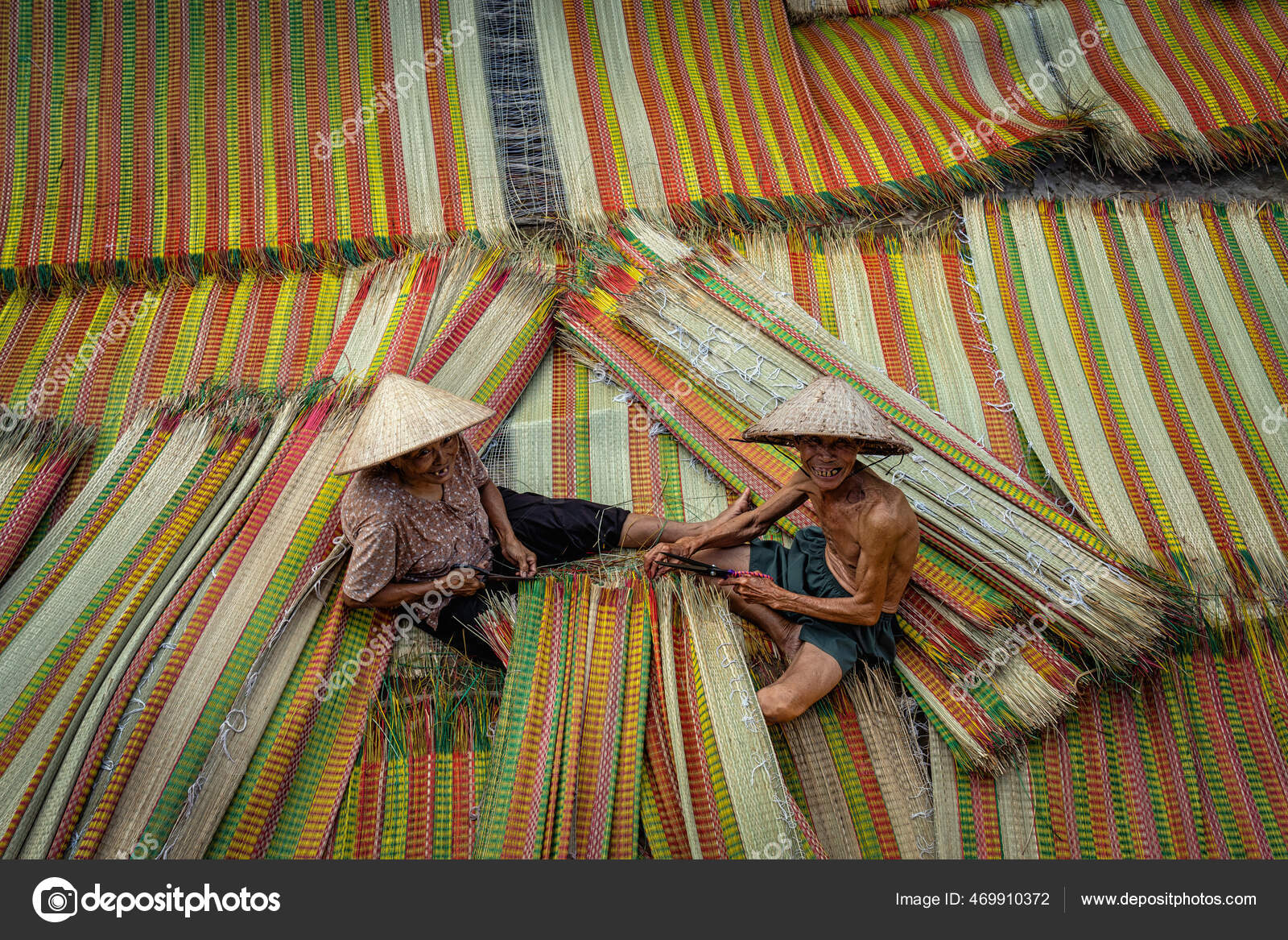 Top View Old Vietnamese Lover Craftsman Making Traditional Vietnam Mats ...
