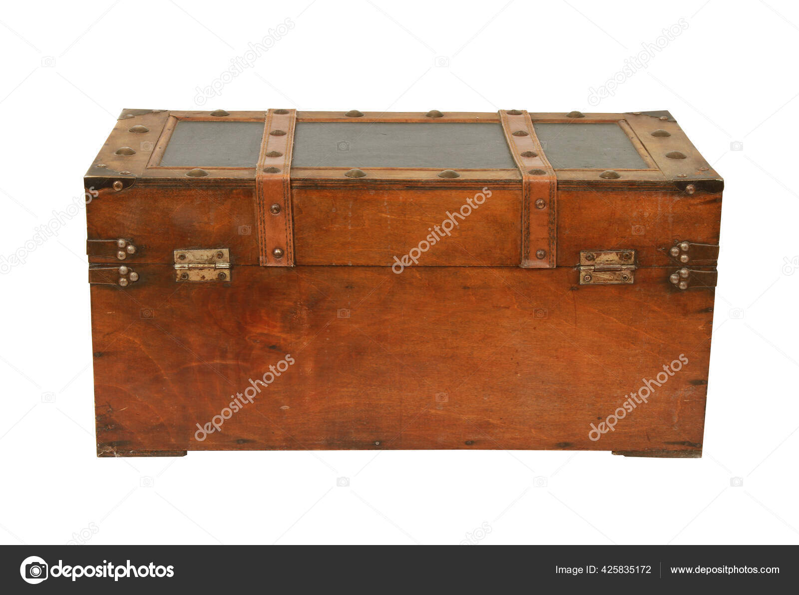 Vintage Old Trunk Isolated White Background — Stock Photo © Wirestock ...