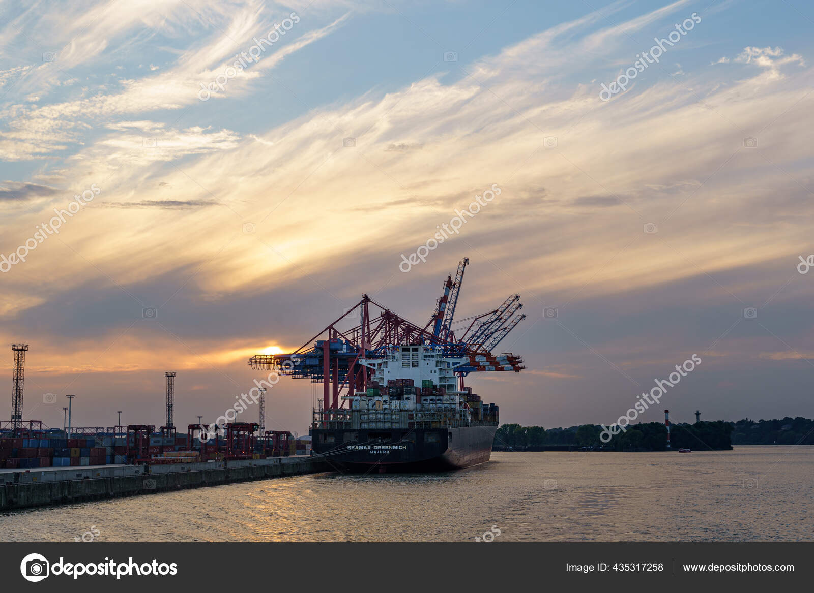 Hamburg Germany Aug 2020 Incredible Seaside View Ships Cranes Container ...