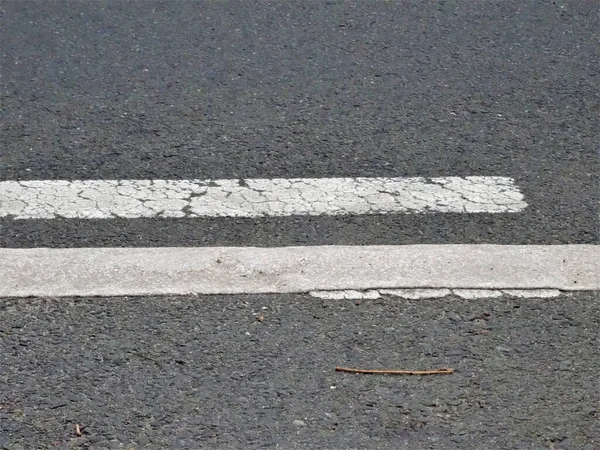 Dividing line road marking Stock Photos, Royalty Free Dividing line ...