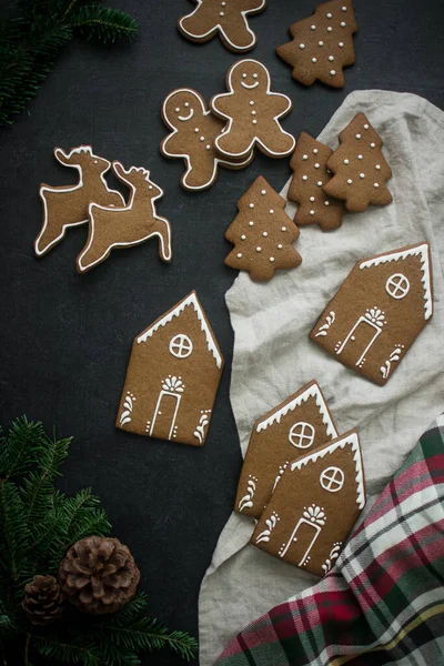 Gingerbread men Stock Photos, Royalty Free Gingerbread men Images ...