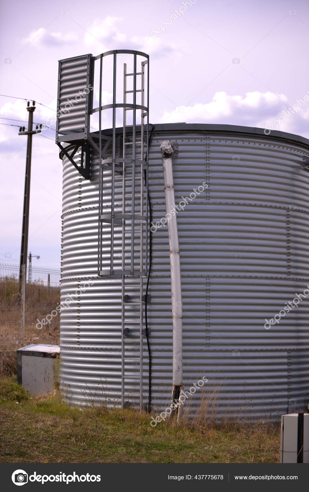 Vertical Shot Cistern Grassy Hill Storing Water Households — Stock ...