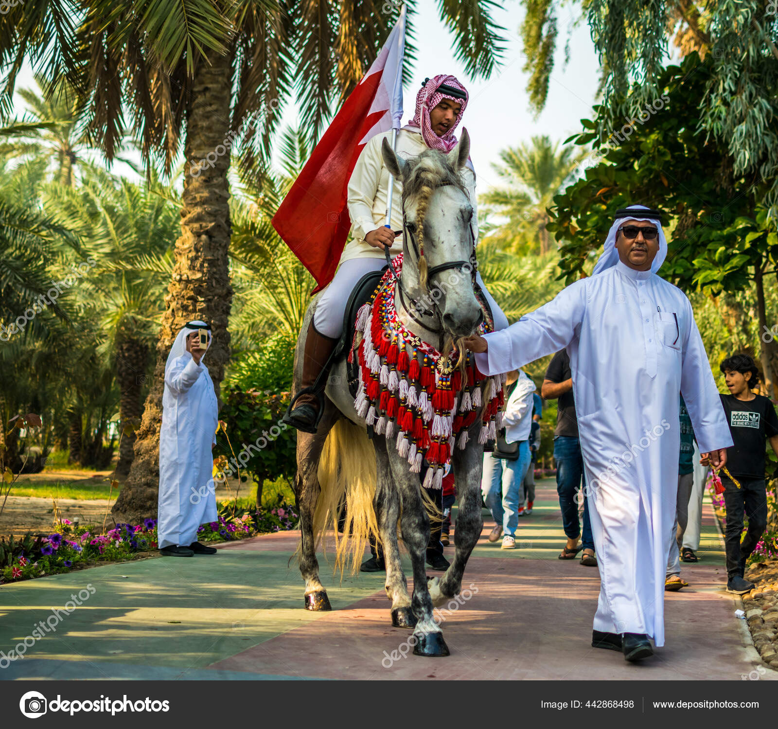 Manama Bahrain Feb 2019 Group People Traditional Colored Suits Walks ...