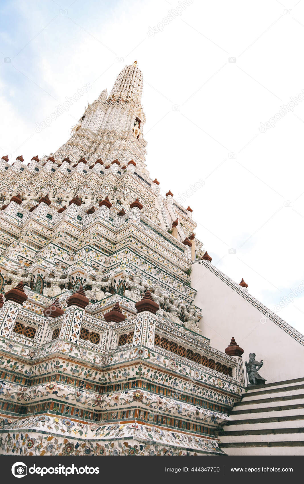 Vertical Shot Buddhist Wat Arun Temple Sunny Sky Bangkok Thailand ...