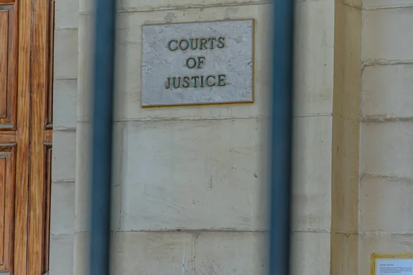 Law courts sign Stock Photos, Royalty Free Law courts sign Images ...