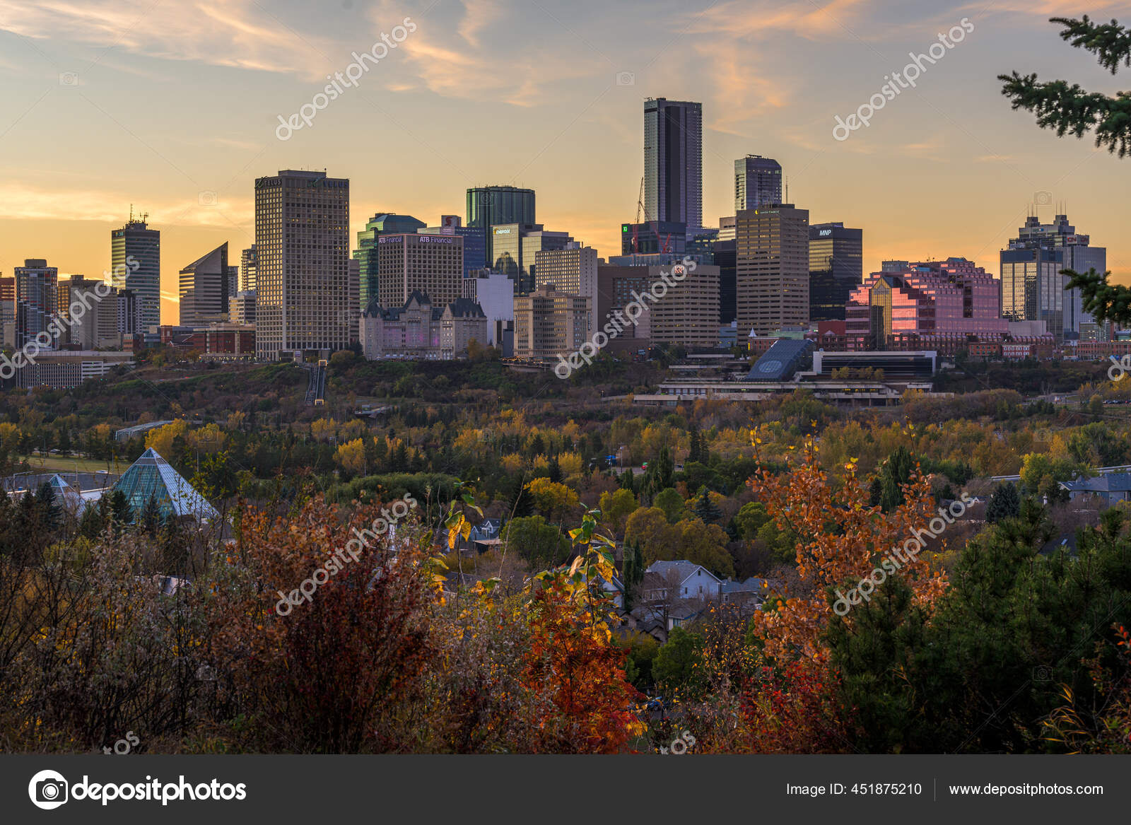 Mesmerizing View Beautiful Edmonton Skyline Colorful Sunset Alberta ...