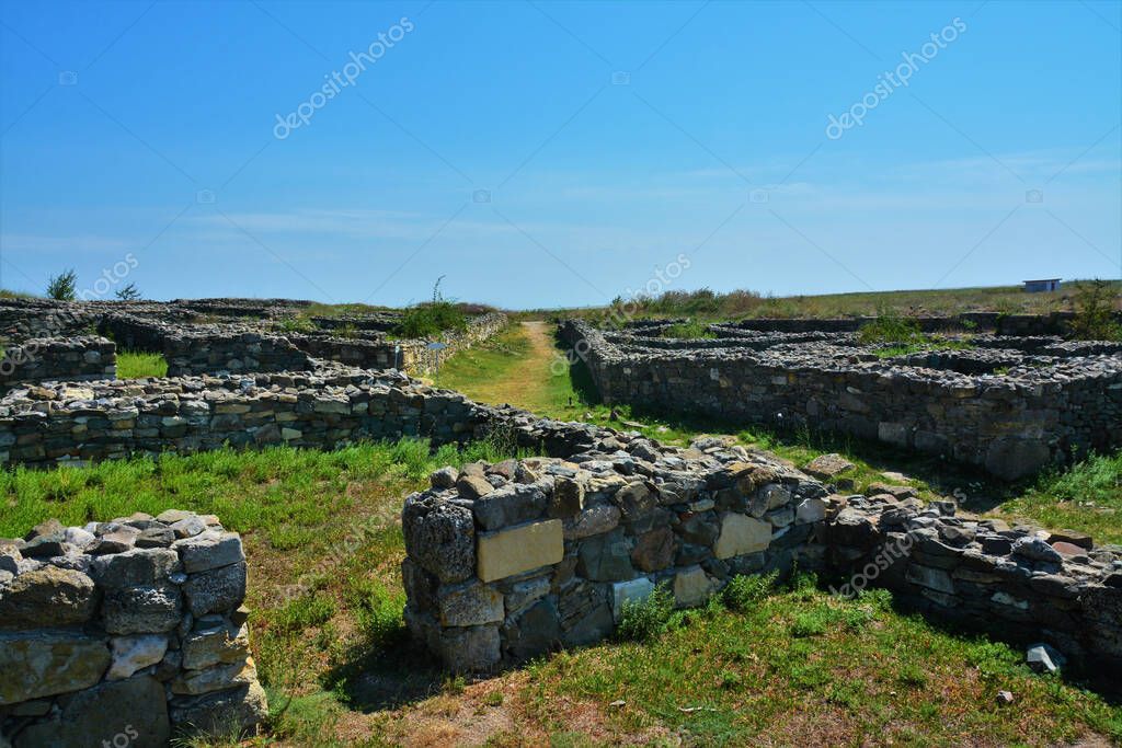 HISTRIA, RUMANIA - 29 de agosto de 2018: La fortaleza de Histria fue la ...