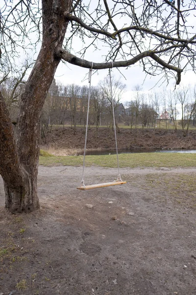 El columpio gigante fotos de stock, imágenes de El columpio gigante sin ...