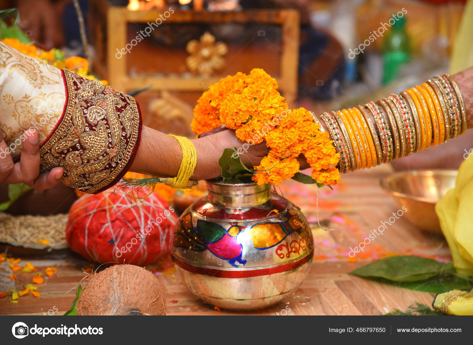 Indian Bride And Groom Holding Hands Hd