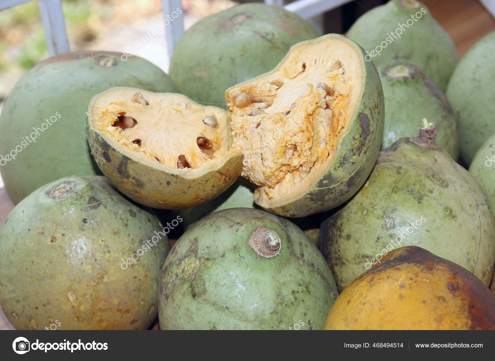Some Green Colored Harvested Ripe Wood Apples — Stock Photo © Wirestock ...