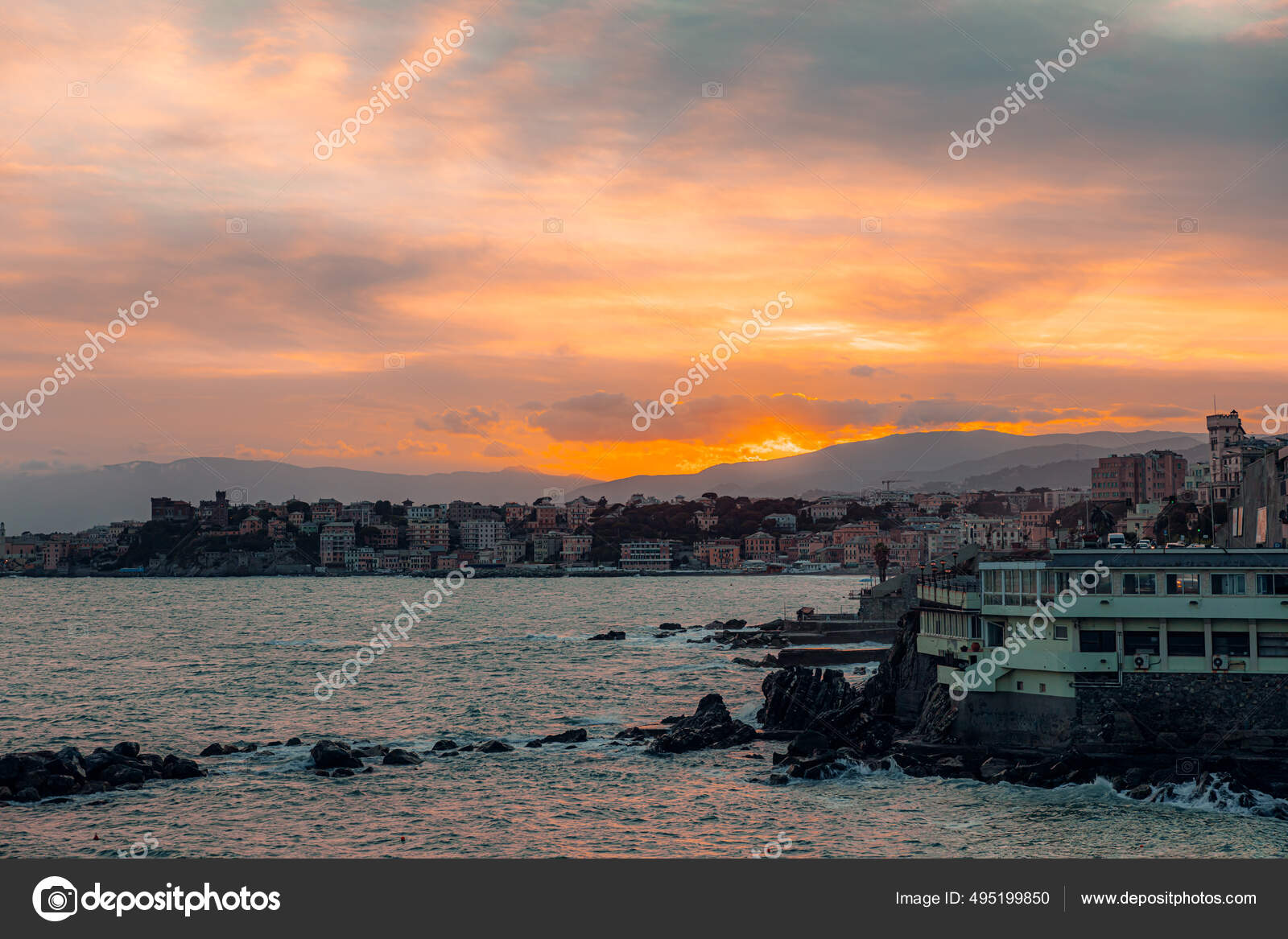 Sea Its Shore Sky Sunset Genova Italy — Stock Photo © Wirestock #495199850